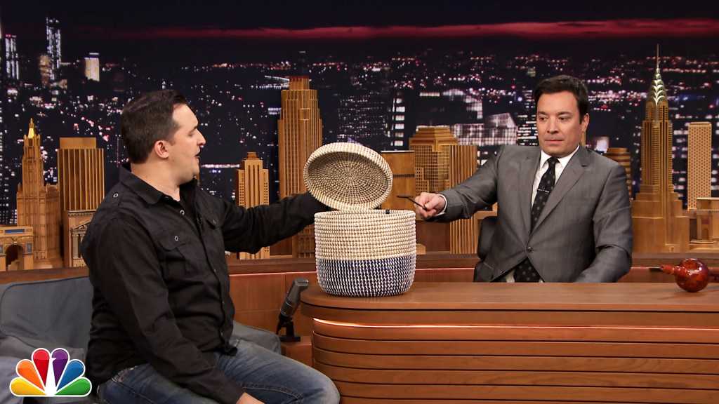 Snake Prank: Jimmy Fallon Horrified by a Cobra – Cobras.org